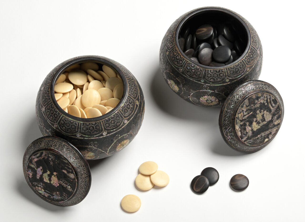 朱漆青貝碁盤 | 藤田美術館 | FUJITA MUSEUM藤田美術館 | FUJITA MUSEUM